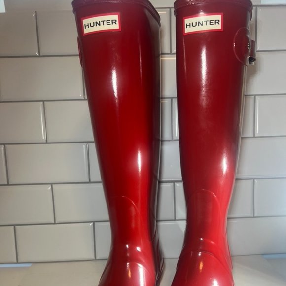 Hunter | Shoes | Fire Engine Red New Hunter Tall Gloss Boots | Poshmark